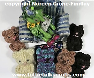 Easy to knit comfort or pocket teddy bears | Tottie Talks Crafts Blog