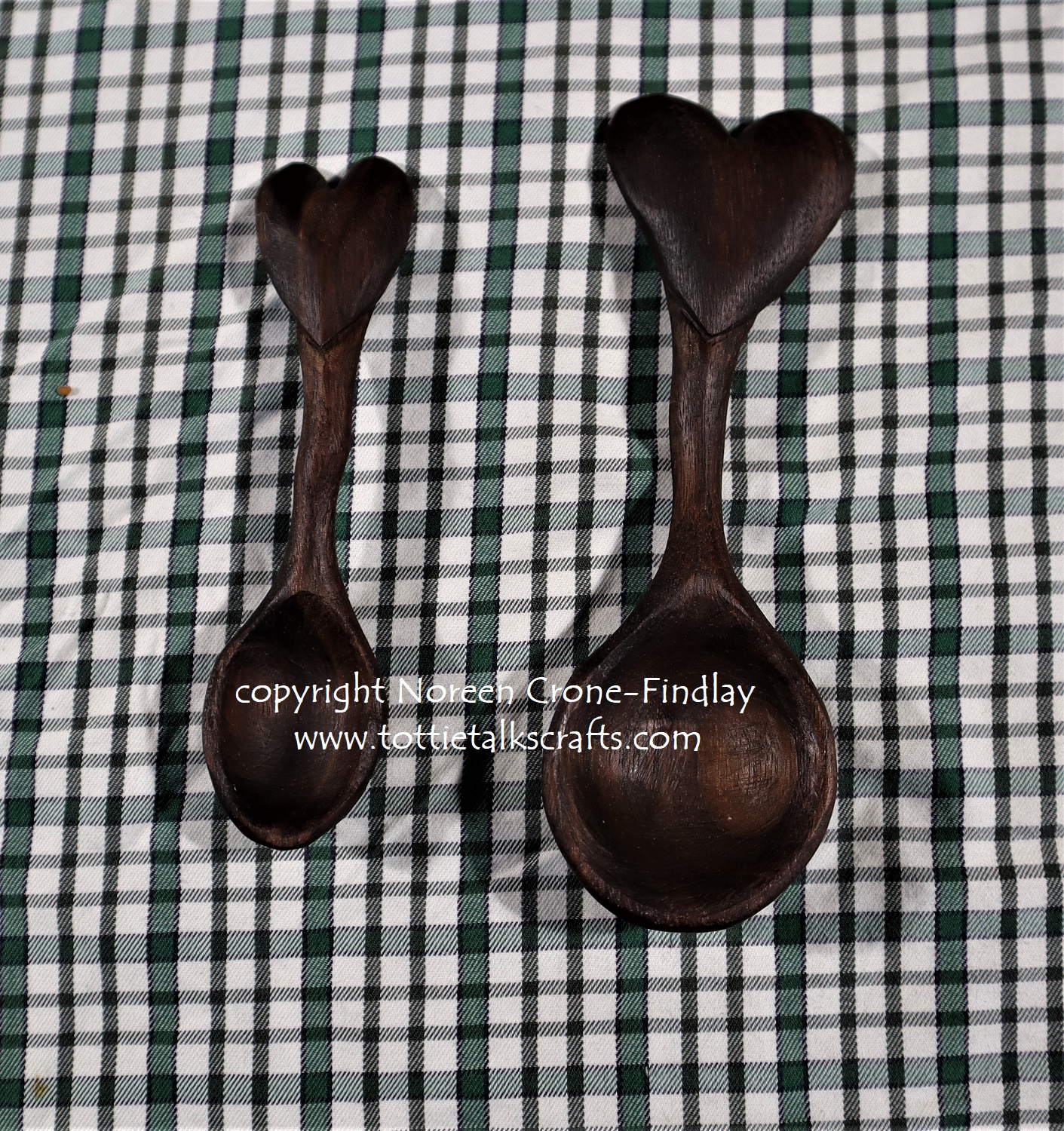 Carving Wooden Spoons is delightful | Tottie Talks Crafts Blog
